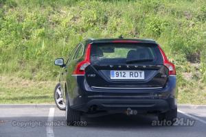 Melns Volvo V60 2010 Tallina, ar dzinēja tilpumu 2.00 L un nobraukumu 300 tūkst. km par 5498 €, foto 8 vietnē AUTOMOTO.COM.LV