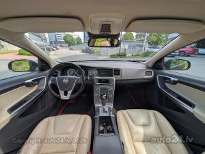 Melns Volvo V60 2010 Tallina, ar dzinēja tilpumu 2.00 L un nobraukumu 300 tūkst. km par 5498 €, foto 10 vietnē AUTOMOTO.COM.LV