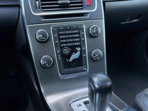 Melns Volvo V60 2010 Rīga, ar dzinēja tilpumu 2.00 L un nobraukumu 250 tūkst. km par 6000 €, foto 10 vietnē AUTOMOTO.COM.LV