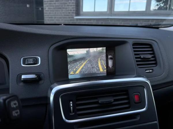Black Volvo V60 2010 in Riga, with an engine capacity of 2.00 L and mileage of 250 thousand km for 6000 €, photo 10 on AUTOMOTO.COM.LV