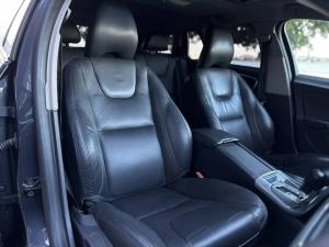 Melns Volvo V60 2010 Rīga, ar dzinēja tilpumu 2.00 L un nobraukumu 250 tūkst. km par 6000 €, foto 12 vietnē AUTOMOTO.COM.LV