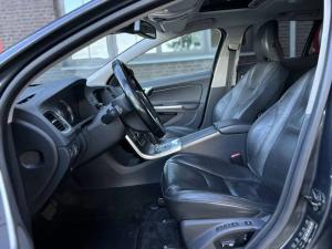 Melns Volvo V60 2010 Rīga, ar dzinēja tilpumu 2.00 L un nobraukumu 250 tūkst. km par 6000 €, foto 15 vietnē AUTOMOTO.COM.LV