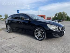 Черный Вольво B60 2010 в Елгава, объемом двигателя 2.40 л и пробегом 395 тыс. км за 4300 €, фото 5 на AUTOMOTO.COM.LV