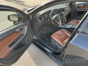 Черный Вольво B60 2010 в Елгава, объемом двигателя 2.40 л и пробегом 395 тыс. км за 4300 €, фото 8 на AUTOMOTO.COM.LV