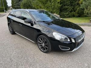 Melns Volvo V60 2010 Širvintos, ar dzinēja tilpumu 2.40 L un nobraukumu 288 tūkst. km par 6299 €, foto 8 vietnē AUTOMOTO.COM.LV