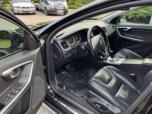 Melns Volvo V60 2010 Širvintos, ar dzinēja tilpumu 2.40 L un nobraukumu 288 tūkst. km par 6299 €, foto 10 vietnē AUTOMOTO.COM.LV