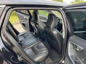 Melns Volvo V60 2010 Širvintos, ar dzinēja tilpumu 2.40 L un nobraukumu 288 tūkst. km par 6299 €, foto 13 vietnē AUTOMOTO.COM.LV