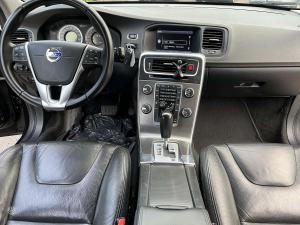 Melns Volvo V60 2010 Širvintos, ar dzinēja tilpumu 2.40 L un nobraukumu 288 tūkst. km par 6299 €, foto 16 vietnē AUTOMOTO.COM.LV