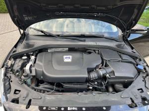 Melns Volvo V60 2010 Širvintos, ar dzinēja tilpumu 2.40 L un nobraukumu 288 tūkst. km par 6299 €, foto 21 vietnē AUTOMOTO.COM.LV