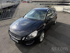 Черный Вольво B60 2010 в Рига, объемом двигателя 2.00 л и пробегом 309 тыс. км за 6690 €, фото  на AUTOMOTO.COM.LV
