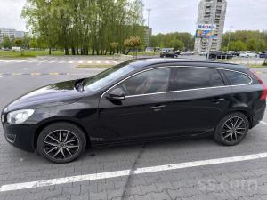 Melns Volvo V60 2011 Rīga, ar dzinēja tilpumu 2.00 L un nobraukumu 362 tūkst. km par 4350 €, foto 4 vietnē AUTOMOTO.COM.LV