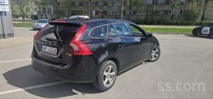 Melns Volvo V60 2011 Rīga, ar dzinēja tilpumu 1.60 L un nobraukumu 277 tūkst. km par 4199 €, foto 4 vietnē AUTOMOTO.COM.LV