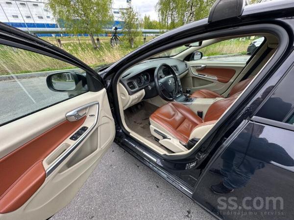 Черный Вольво B60 2011 в Рига, объемом двигателя 1.60 л и пробегом 427 тыс. км за 4200 €, фото 10 на AUTOMOTO.COM.LV