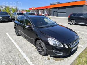 Melns Volvo V60 2011 Rīga, ar dzinēja tilpumu 2.00 L un nobraukumu 364 tūkst. km par 5300 €, foto 6 vietnē AUTOMOTO.COM.LV