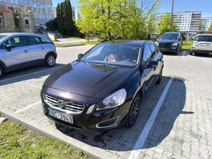 Melns Volvo V60 2011 Rīga, ar dzinēja tilpumu 2.00 L un nobraukumu 364 tūkst. km par 5300 €, foto 7 vietnē AUTOMOTO.COM.LV