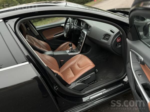 Melns Volvo V60 2011 Jūrmala, ar dzinēja tilpumu 2.00 L un nobraukumu 0 tūkst. km par 5850 €, foto 9 vietnē AUTOMOTO.COM.LV