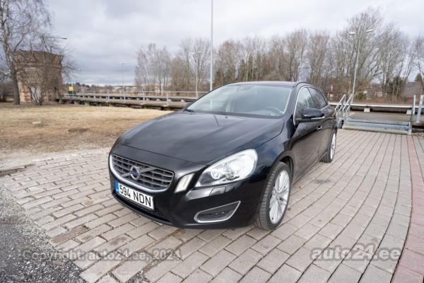 Black Volvo V60 2011 in Tallinn, with an engine capacity of 2.40 L and mileage of 294 thousand km for 6999 €, photo 1 on AUTOMOTO.COM.LV