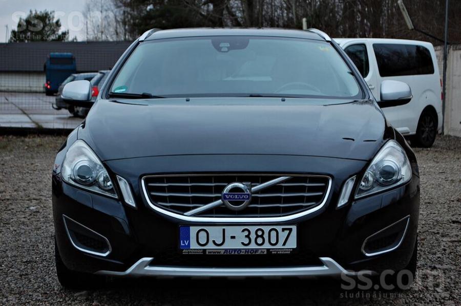 Melns Volvo V60 2011 Tukums, ar dzinēja tilpumu 2.40 L un nobraukumu 245 tūkst. km par 7800 €, foto 3 vietnē AUTOMOTO.COM.LV