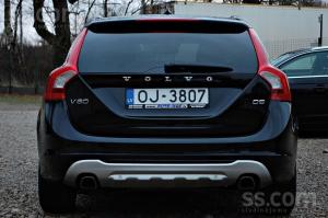 Melns Volvo V60 2011 Tukums, ar dzinēja tilpumu 2.40 L un nobraukumu 245 tūkst. km par 7800 €, foto 4 vietnē AUTOMOTO.COM.LV