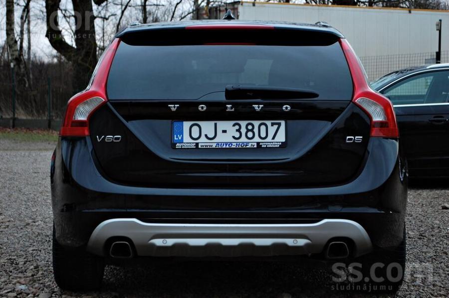 Melns Volvo V60 2011 Tukums, ar dzinēja tilpumu 2.40 L un nobraukumu 245 tūkst. km par 7800 €, foto 4 vietnē AUTOMOTO.COM.LV