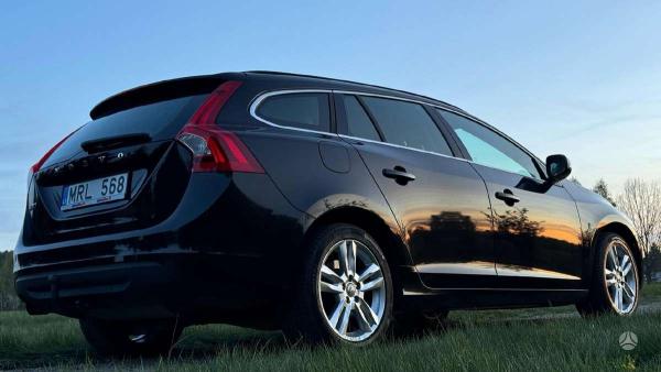 Melns Volvo V60 2011 Lazdijai, ar dzinēja tilpumu 1.56 L un nobraukumu 297 tūkst. km par 5499 €, foto 6 vietnē AUTOMOTO.COM.LV