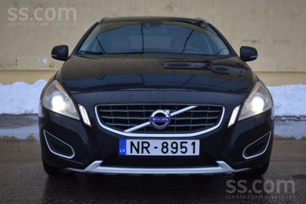 Melns Volvo V60 2011 Talsi, ar dzinēja tilpumu 2.00 L un nobraukumu 288 tūkst. km par 5700 €, foto 3 vietnē AUTOMOTO.COM.LV