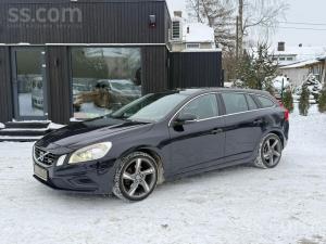 Melns Volvo V60 2011 Rīga, ar dzinēja tilpumu 1.60 L un nobraukumu 295 tūkst. km par 5490 €, foto 12 vietnē AUTOMOTO.COM.LV