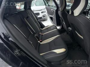 Melns Volvo V60 2011 Rīga, ar dzinēja tilpumu 1.60 L un nobraukumu 295 tūkst. km par 5490 €, foto 22 vietnē AUTOMOTO.COM.LV