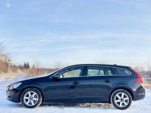 Black Volvo V60 2011 in Siauliai, with an engine capacity of 2.40 L and mileage of 243 thousand km for 7950 €, photo 13 on AUTOMOTO.COM.LV