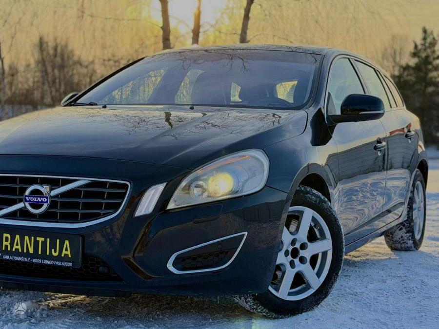 Black Volvo V60 2011 in Siauliai, with an engine capacity of 2.40 L and mileage of 243 thousand km for 7950 €, photo 18 on AUTOMOTO.COM.LV