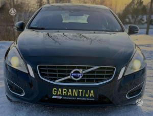 Melns Volvo V60 2011 Šauļi, ar dzinēja tilpumu 2.40 L un nobraukumu 243 tūkst. km par 7950 €, foto 5 vietnē AUTOMOTO.COM.LV