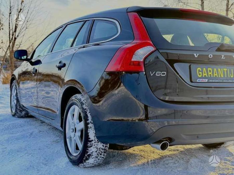 Melns Volvo V60 2011 Šauļi, ar dzinēja tilpumu 2.40 L un nobraukumu 243 tūkst. km par 7950 €, foto 7 vietnē AUTOMOTO.COM.LV