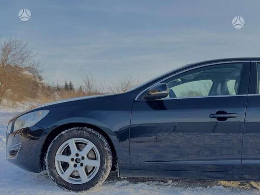 Melns Volvo V60 2011 Šauļi, ar dzinēja tilpumu 2.40 L un nobraukumu 243 tūkst. km par 7950 €, foto 11 vietnē AUTOMOTO.COM.LV