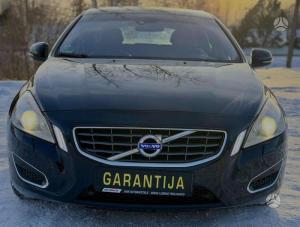 Black Volvo V60 2011 in Siauliai, with an engine capacity of 2.40 L and mileage of 243 thousand km for 7950 €, photo 5 on AUTOMOTO.COM.LV