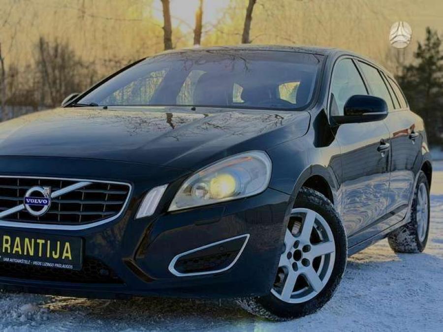Black Volvo V60 2011 in Siauliai, with an engine capacity of 2.40 L and mileage of 243 thousand km for 7950 €, photo 18 on AUTOMOTO.COM.LV