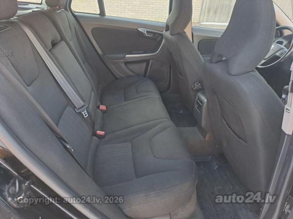 Melns Volvo V60 2011 Paide, ar dzinēja tilpumu 1.60 L un nobraukumu 340 tūkst. km par 4990 €, foto 11 vietnē AUTOMOTO.COM.LV
