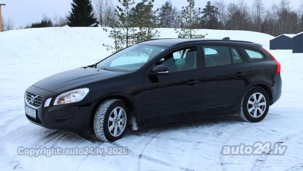 Melns Volvo V60 2011 Rapla, ar dzinēja tilpumu 2.00 L un nobraukumu 327 tūkst. km par 5295 €, foto 2 vietnē AUTOMOTO.COM.LV