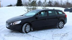 Black Volvo V60 2011 in Rapla, with an engine capacity of 2.00 L and mileage of 327 thousand km for 5295 €, photo 2 on AUTOMOTO.COM.LV