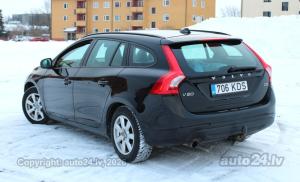 Black Volvo V60 2011 in Rapla, with an engine capacity of 2.00 L and mileage of 327 thousand km for 5295 €, photo 4 on AUTOMOTO.COM.LV