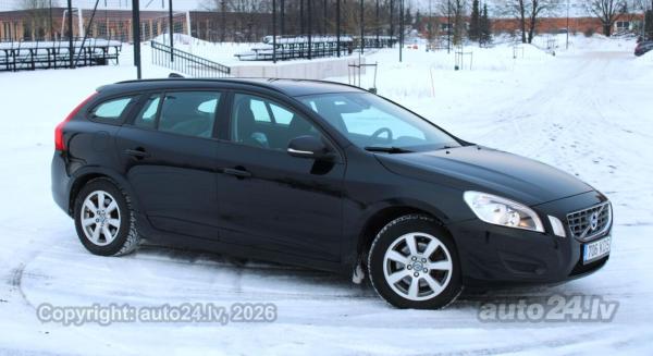 Melns Volvo V60 2011 Rapla, ar dzinēja tilpumu 2.00 L un nobraukumu 327 tūkst. km par 5295 €, foto 7 vietnē AUTOMOTO.COM.LV