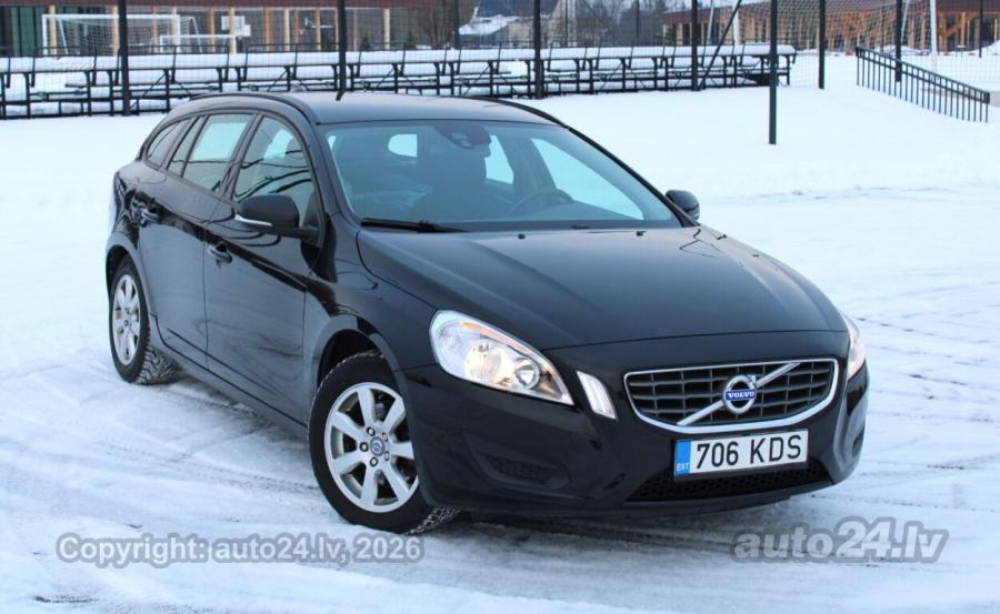 Black Volvo V60 2011 in Rapla, with an engine capacity of 2.00 L and mileage of 327 thousand km for 5295 €, photo 8 on AUTOMOTO.COM.LV