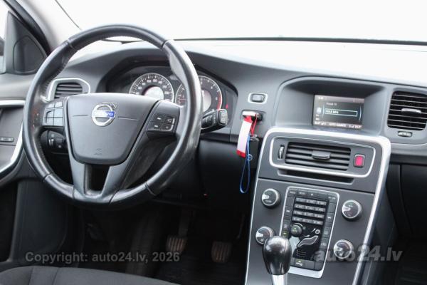 Melns Volvo V60 2011 Rapla, ar dzinēja tilpumu 2.00 L un nobraukumu 327 tūkst. km par 5295 €, foto 11 vietnē AUTOMOTO.COM.LV
