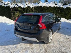 Black Volvo V60 2011 in Paide, with an engine capacity of 2.00 L and mileage of 313 thousand km for 6890 €, photo 2 on AUTOMOTO.COM.LV