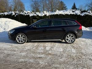 Black Volvo V60 2011 in Paide, with an engine capacity of 2.00 L and mileage of 313 thousand km for 6890 €, photo 8 on AUTOMOTO.COM.LV