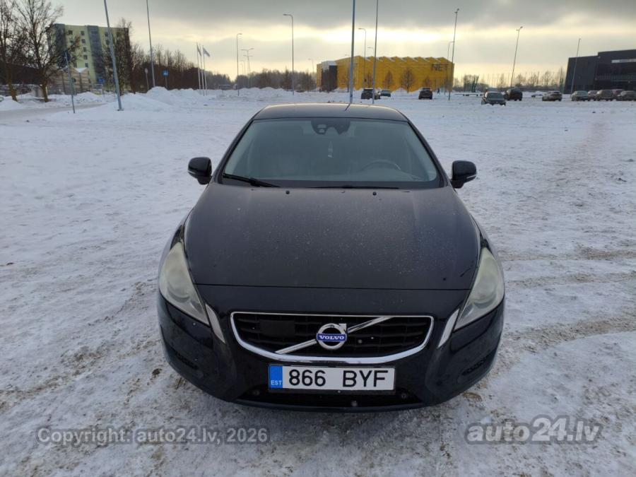 Melns Volvo V60 2011 Tartu, ar dzinēja tilpumu 2.00 L un nobraukumu 273 tūkst. km par 6500 €, foto 2 vietnē AUTOMOTO.COM.LV