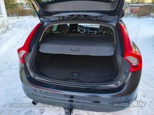 Melns Volvo V60 2011 Tartu, ar dzinēja tilpumu 2.00 L un nobraukumu 273 tūkst. km par 6500 €, foto 6 vietnē AUTOMOTO.COM.LV