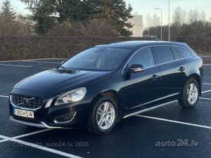 Melns Volvo V60 2011 Tartu, ar dzinēja tilpumu 2.40 L un nobraukumu 320 tūkst. km par 6990 €, foto  vietnē AUTOMOTO.COM.LV