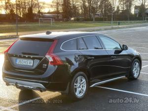 Melns Volvo V60 2011 Tartu, ar dzinēja tilpumu 2.40 L un nobraukumu 320 tūkst. km par 6990 €, foto 3 vietnē AUTOMOTO.COM.LV