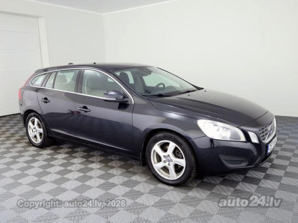 Black Volvo V60 2011 in Tallinn, with an engine capacity of 2.00 L and mileage of 313 thousand km for 2299 €, photo 1 on AUTOMOTO.COM.LV