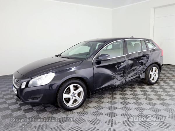 Black Volvo V60 2011 in Tallinn, with an engine capacity of 2.00 L and mileage of 313 thousand km for 2299 €, photo 2 on AUTOMOTO.COM.LV